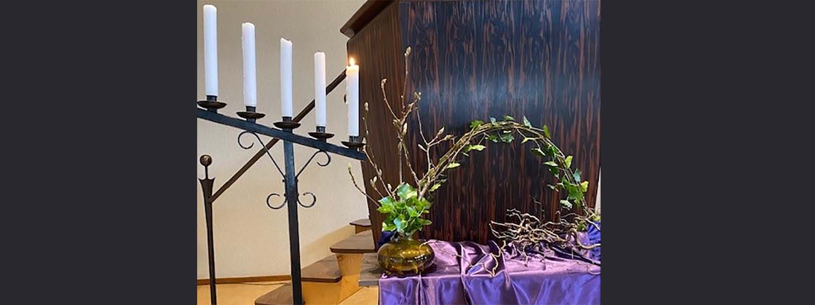Liturgische bloemschikking eerste Advent - Hervormde Gemeente Maranathakerk Liturgische bloemschikking eerste Advent - Hervormde Gemeente Maranathakerk