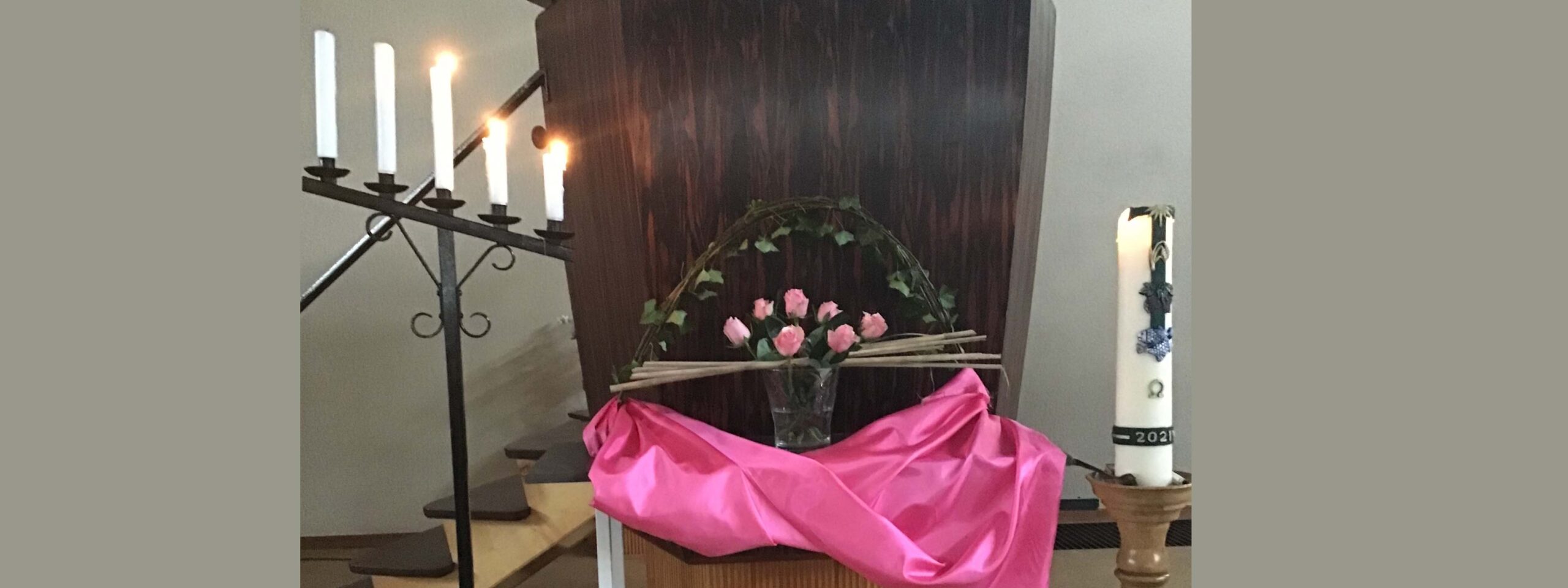 Liturgische bloemschikking derde Advent - Hervormde Gemeente Maranathakerk Liturgische bloemschikking derde Advent - Hervormde Gemeente Maranathakerk