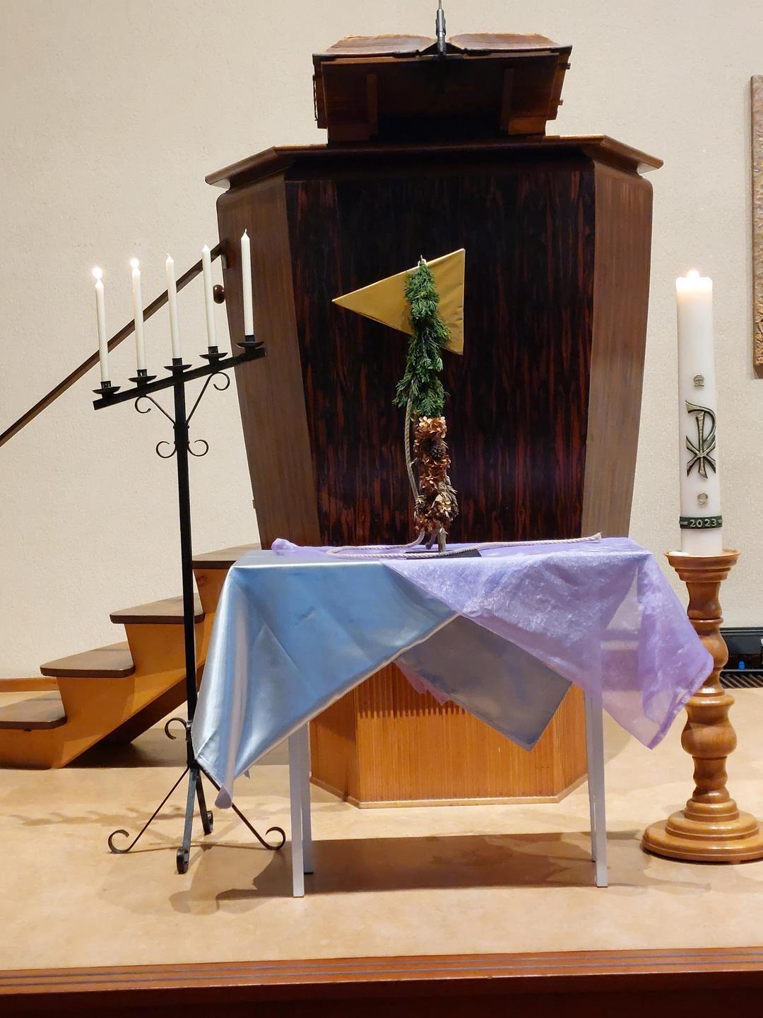 Liturgische bloemschikking Tweede Advent 2023 - Hervormde Gemeente ...